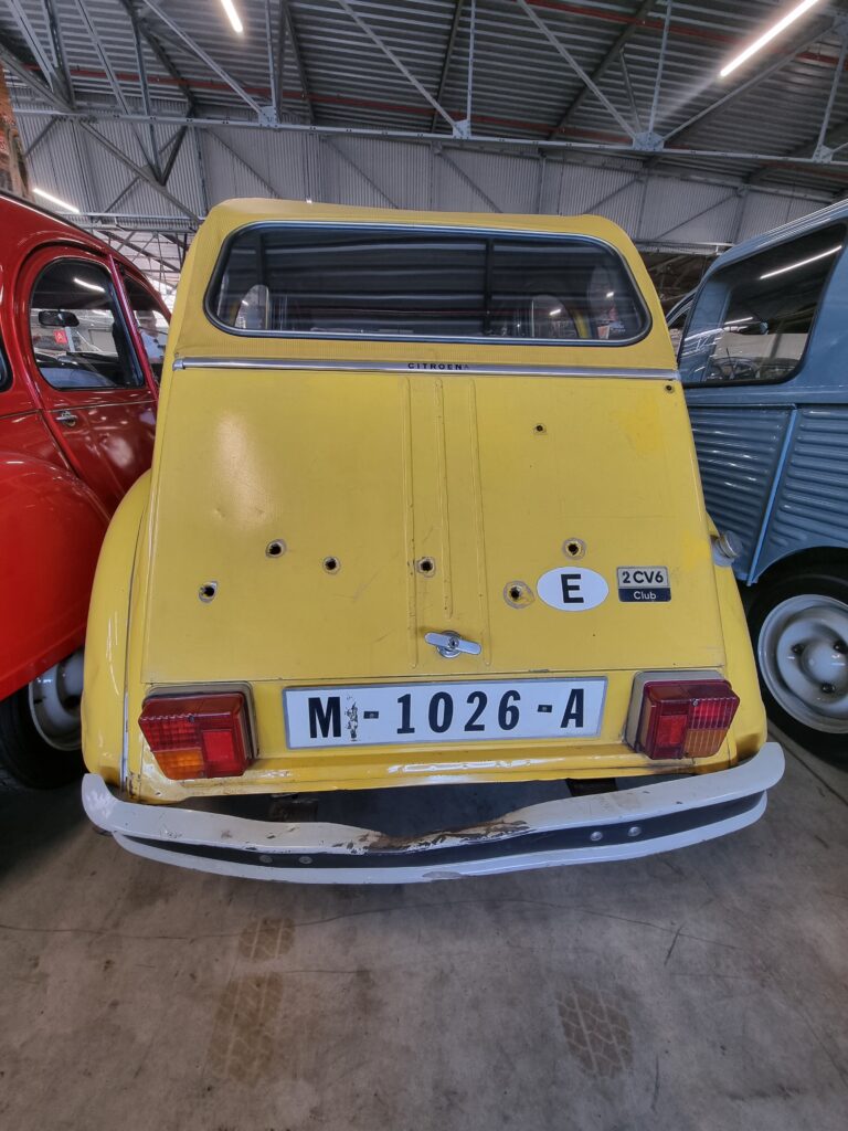 2CV 007 – 1981 – Le site référence sur la 2CV