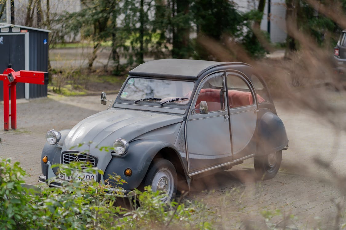 Est-il possible de restaurer une 2CV avec des pièces détachées d ...